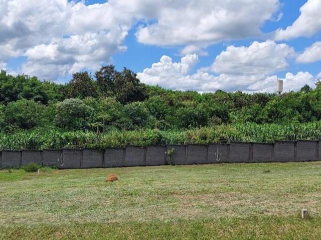 Terreno de 1000m2 a venda no condomínio Residencial Vale Verde