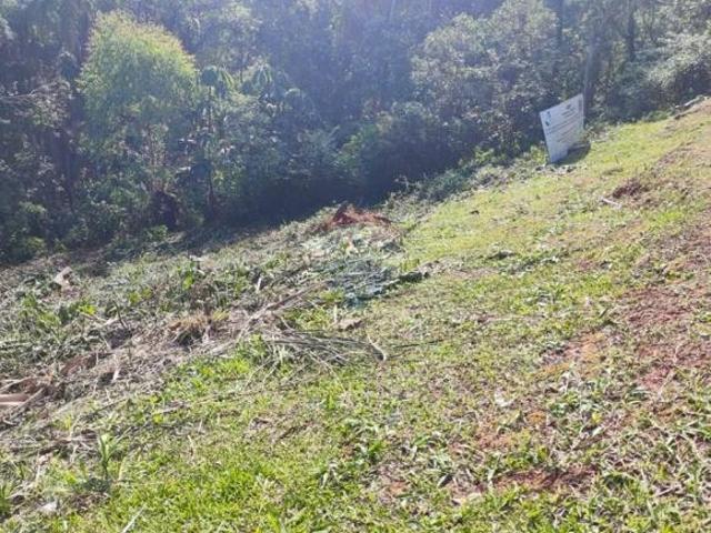 Terreno de 1041m² em Arujá: Invista Já!