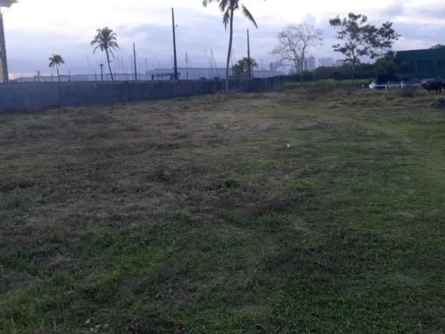 Terreno de 10.000 m2 no Estuário do Guarujá