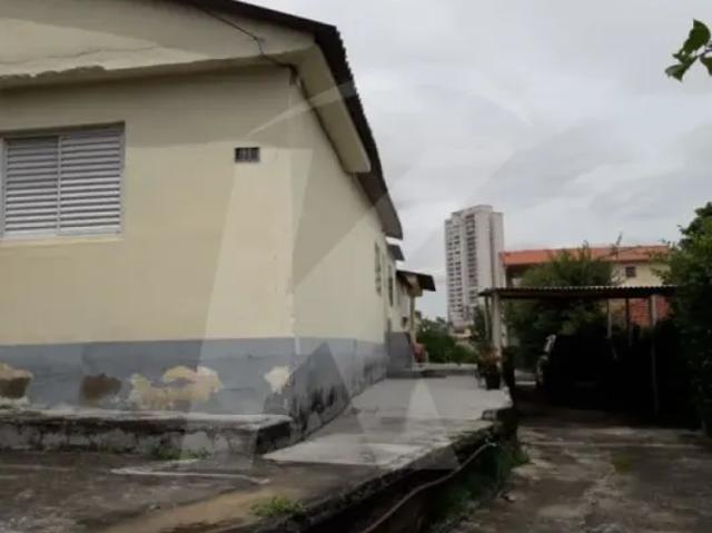 Terreno de 10x60 mts, com casas antigas, 600m2, na Vila Gustavo