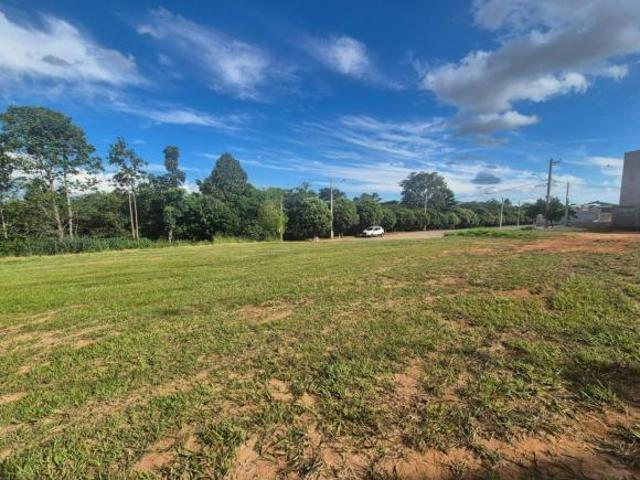 Terreno de 1219m² no Condomínio Colonial Village 2, ao Lado da Área Verde, em Localização Privilegia