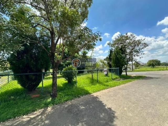 Terreno de 1.000 m² fundo para o lago e área verde em condomínio de luxo Palmeiras Imperiais em Salt