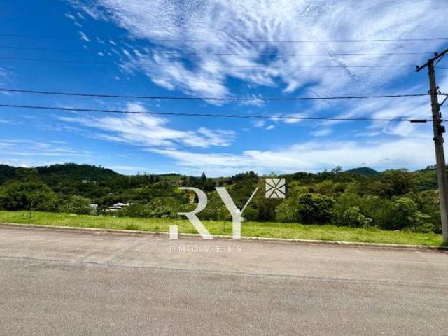 Terreno de 1.000m² em Condomínio com Natureza Exuberante | Próximo a São José dos Campos/SP