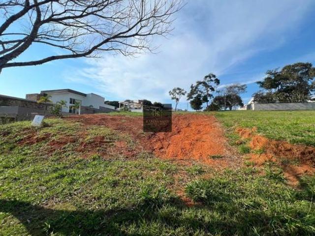 Terreno de 1.050m² em condomínio exclusivo na Chácara São Félix, Taubaté SP: sua chance de construir