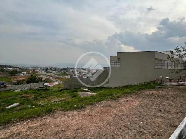 Terreno de 1.073 m com Vista Deslumbrante