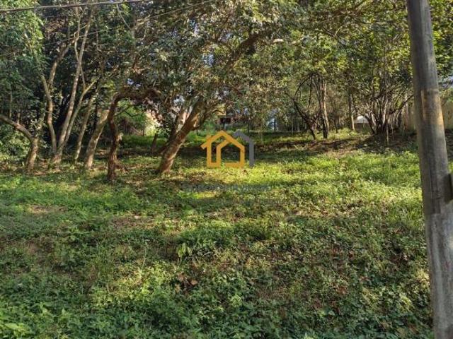 Terreno de 1.450m² na Granja Viana – Condomínio Fechado Chácara Santa Lúcia