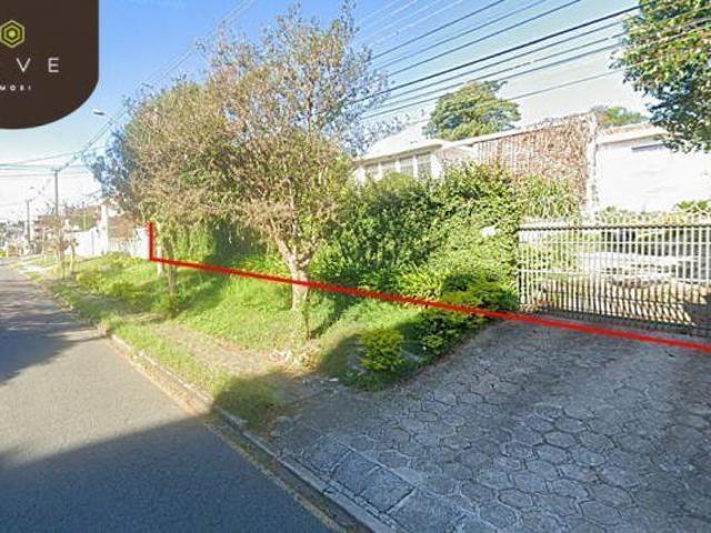 Terreno de 1.461m², oportunidade única para investidores e construtoras no bairro Parolin!