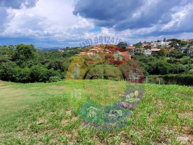 Terreno de 1.800m² no Condomínio San Conrado em Sousas