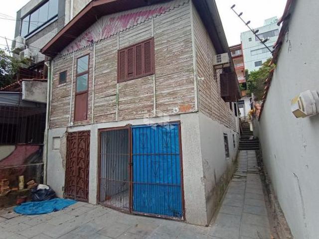 Terreno de 243,20m² no Bairro Santo Antônio. Zona Leste de Porto Alegre