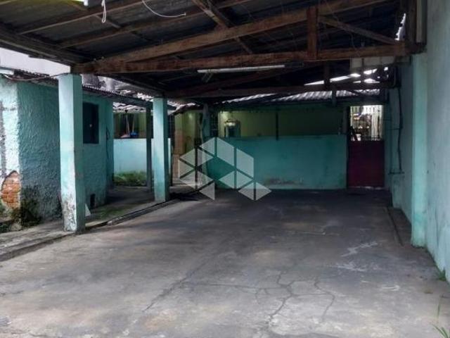 Terreno de 240m² sendo 8 x 30, plano com frente para 2 ruas. Imóvel à venda no Parque Peruche rend