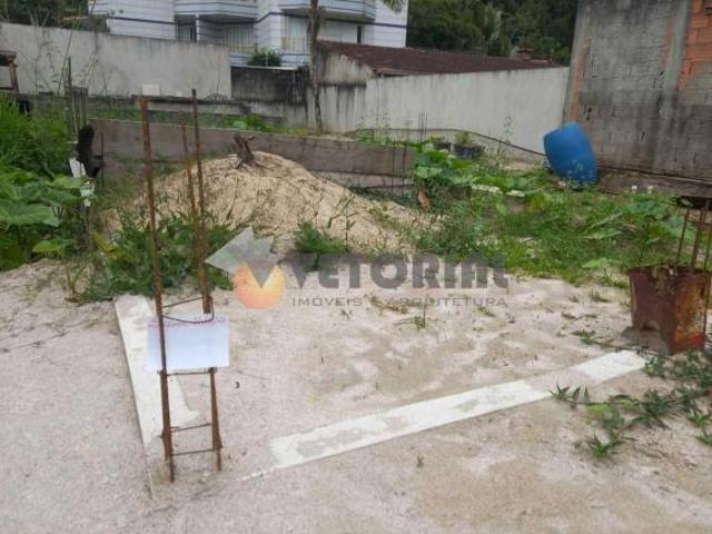 Terreno de 250m² 300metros do mar
