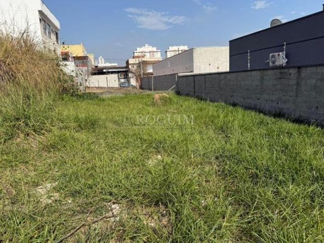 Terreno de 250m Plano com 10m de frente Vila Branca Jacareí