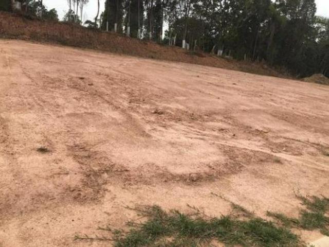 Terreno de 260m² localizado no Villagio Itália