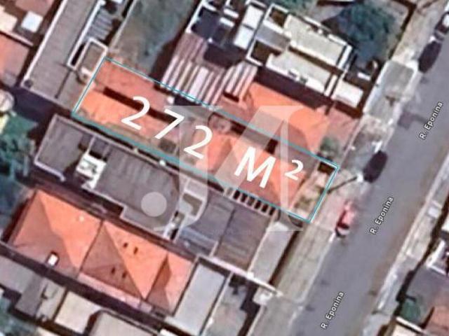 Terreno de 272m², 3 casas antigas no imóvel