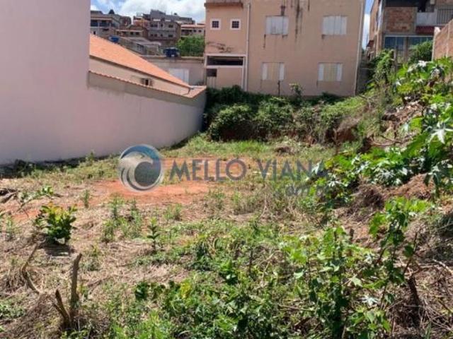 Terreno de 295,70 m² no Loteamento Residencial Torre Alta em São Lourenço MG próximo ao centro turís
