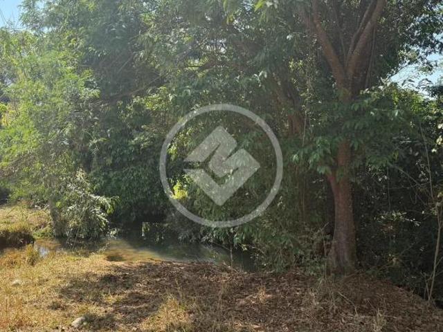 Terreno de 20.000m2 com água