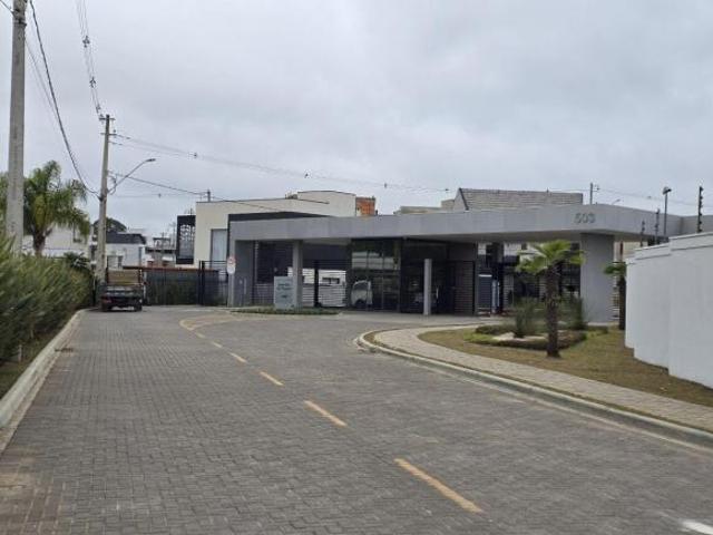 Terreno de 220 m² à venda em Santa Cândida Terreno à venda em Santa Cândida. Area util 118 m2