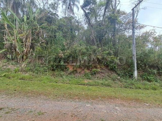 Terreno de 2.000 m² em condomínio fechado!