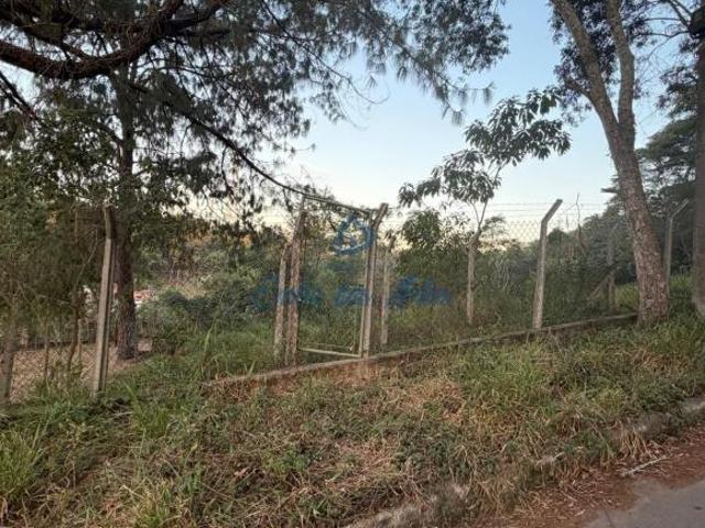 Terreno de 2.150,86 m² à venda em Embu das Artes SP, no bairro Chácaras Lidia! Venha conferir!