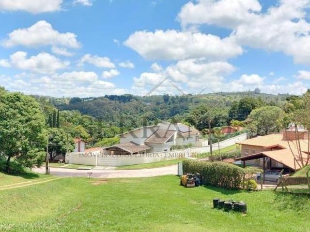 Terreno de 2.619,53 m² em condomínio de luxo em Vinhedo SP, bairro Caixa D&apos água: sua oportunidade de
