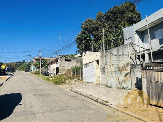 Terreno de 350m² à venda próximo ao centro de Terra Preta