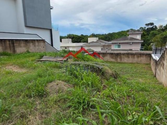 Terreno de 360m à venda no condomínio Bosque dos Jatobás, em Jundiaí