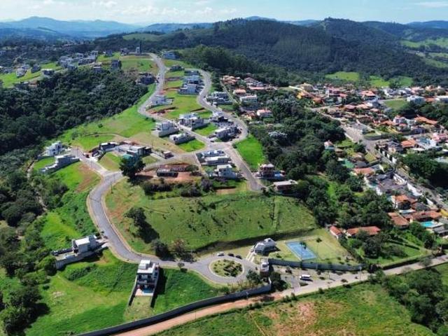 Terreno de 372m² à Venda no Condomínio Alto da Floresta em Bom Jesus dos Perdões com Portaria e Área