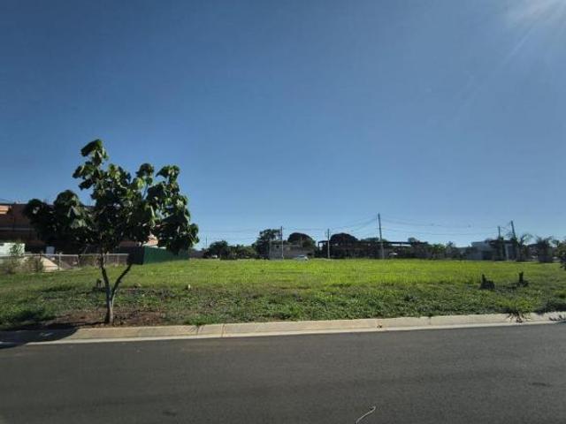 Terreno de 300 m² à venda no Condomínio Residencial das Acácias