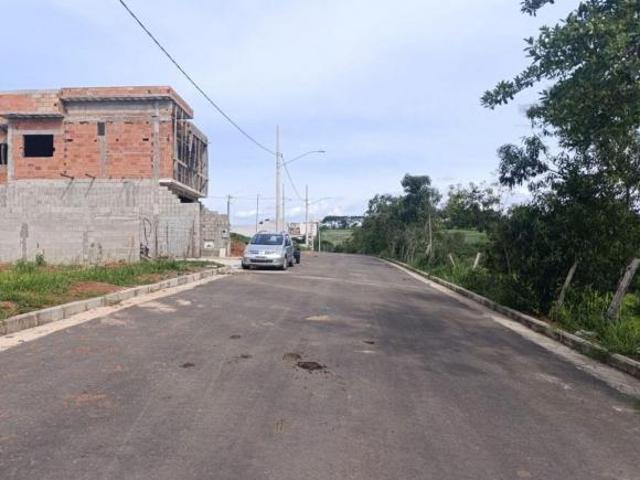 Terreno de 300 M² à Venda no Bairro Vergani em Pouso Alegre/MG