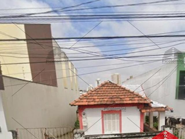 Terreno de 300m² à venda na Vila Prudente, próximo ao metrô, casa velha para demolir!