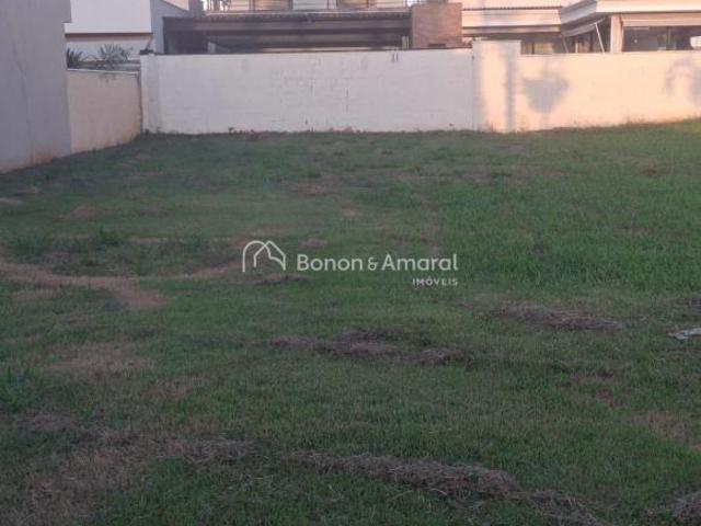 Terreno de 300m² bem localizado no condomínio clube Reserva Real