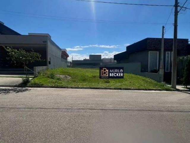 Terreno de 300m² no Condomínio Terras do Vale