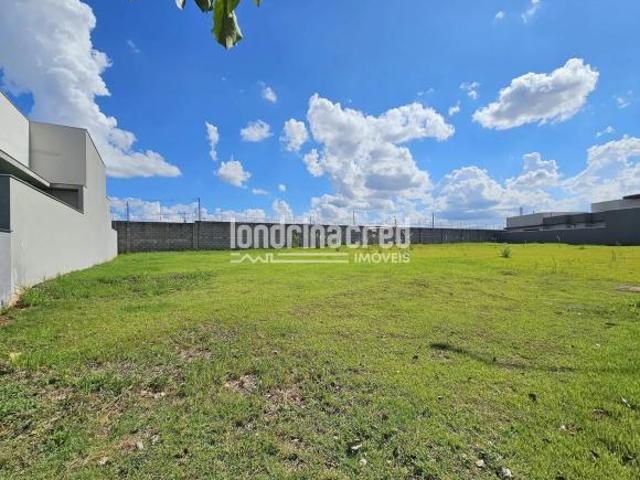 Terreno de 300m² no Condomínio Bellevie Segurança, Lazer e Qualidade de Vida em um dos Melhores Con