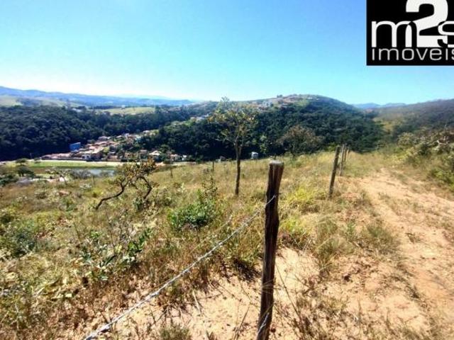 Terreno de 3.000m² com vista deslumbrante e fácil acesso em Parque Nova Cunha, Cunha SP!