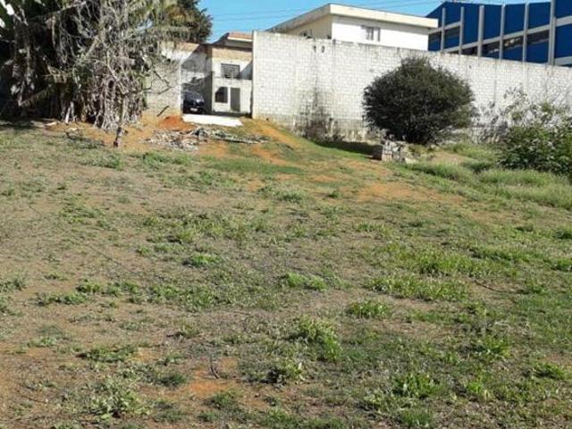 Terreno de 3.050m² com casas e galpões para venda em Alto Ipiranga Mogi das Cruzes/SP