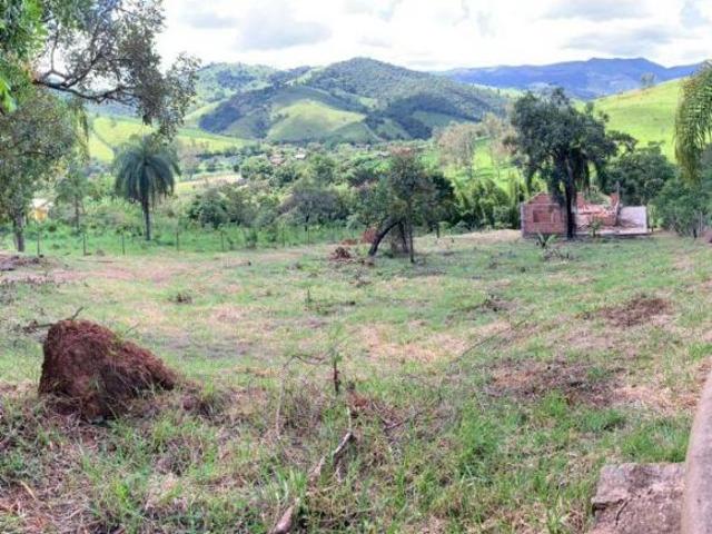 TERRENO DE 3.600 M2 COM CASA E FUNDAÇÃO PRONTA