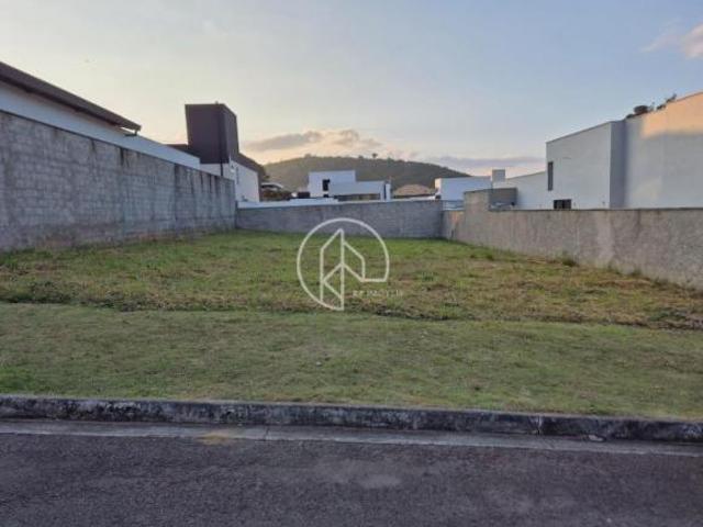 Terreno de 445 m² no condomínio Residencial Alvim no bairro São Pedro