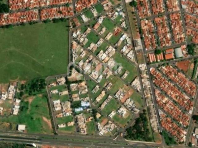 Terreno de 450m2 no Condomínio DItália em Bady Bassit