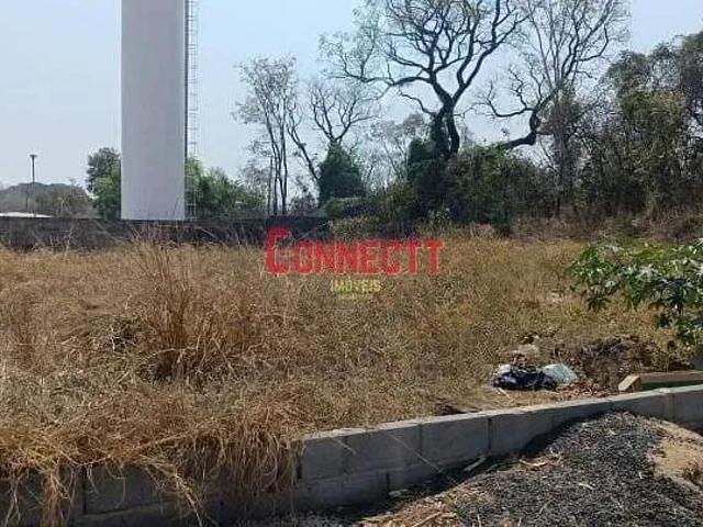 TERRENO DE 450m² EM AVENIDA SENDO 15X30 NO PARQUE DOS LAGOS