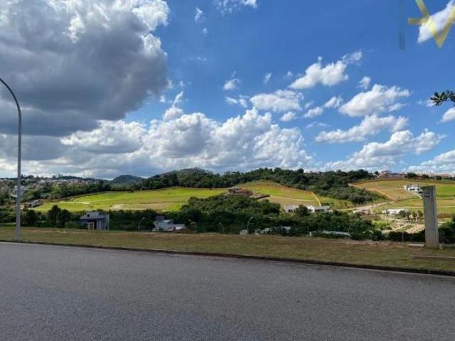 Terreno de 480m² à venda no Alphaville Jundia, condomínio completo. Oportunidade única no bairro Chá