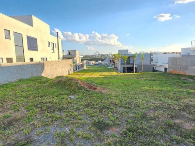 TERRENO DE 420 M² PLANO NO RESIDENCIAL ARBORAIS MIOLO DE CONDOMÍNO