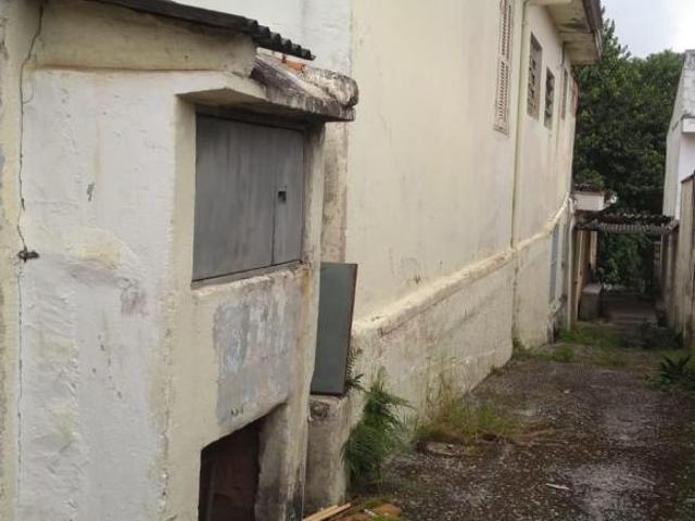 TERRENO DE 438 m2 COM CASA ANTIGA
