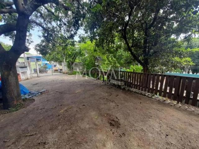 Terreno de 580m² com 3 casas