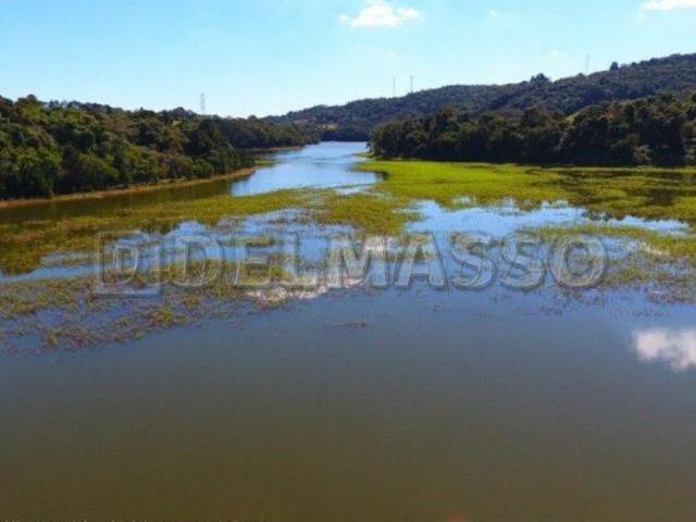 Terreno de 5.000 m² em condomínio fechado!