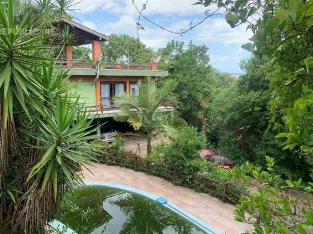 Terreno de 5.280 m², com 3 casas, no bairro Ponta Grossa, em Porto Alegre
