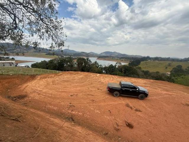Terreno de 5 mil mts pé na água em Joanópolis SP
