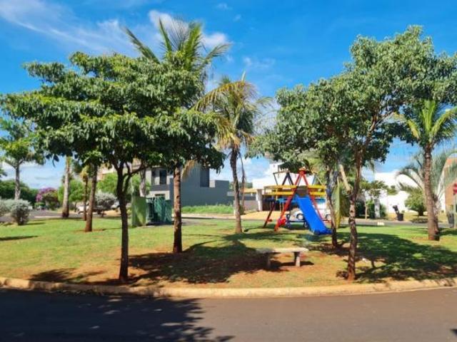 Terreno de 677 m2 no Cond Vista Bela | É aqui na Imobiliária Rosa e Rangel