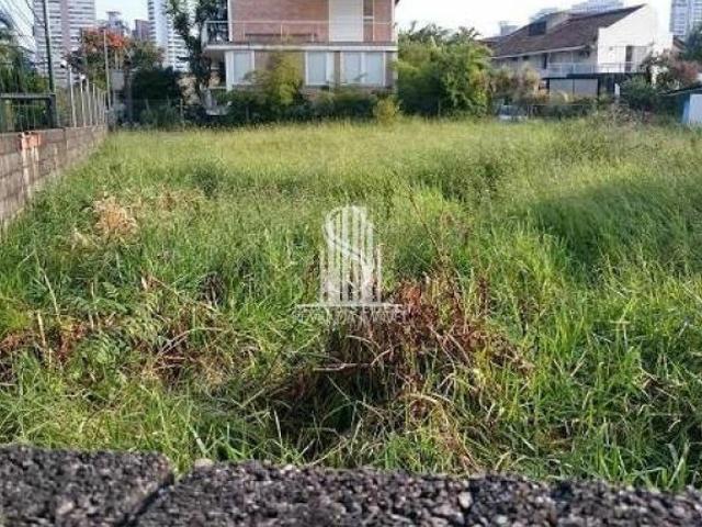 Terreno de 682m² no Morumbi. Terreno de 682m² no Morumbi