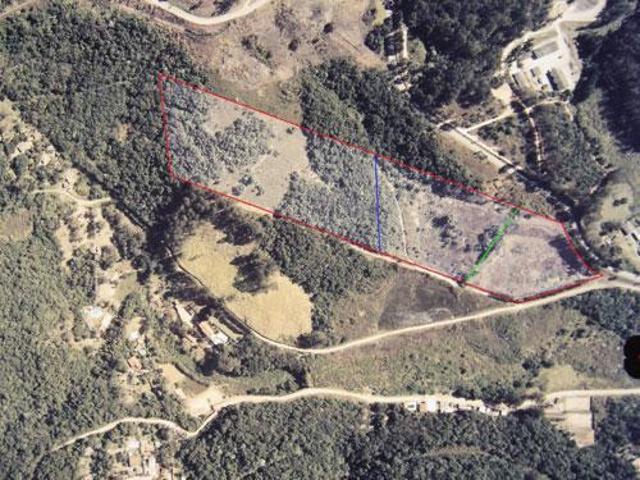 Terreno de 77000m²