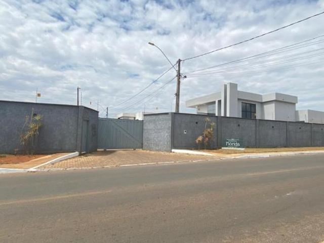 Terreno de 800 m² na Avenida Rodobelo I